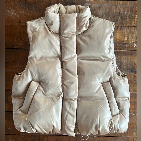 Beyond Yoga | Jackets & Coats | 5 Beyond Yoga Big Cozy Puffer Vest ...